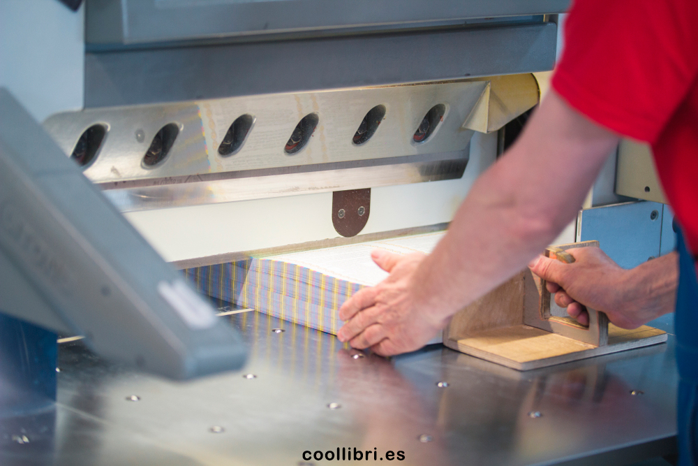 ¿Qué es un libro de bolsillo? Características y cómo imprimir el tuyo